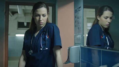 Неизлъчвани кадри от „Откраднат живот” Д р Захариева и огледалото Nova