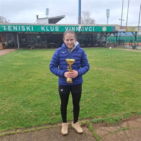 Tenisačica Požege Lucija Grbeš Osvojila Otvoreno Prvenstvo Vinkovaca Do