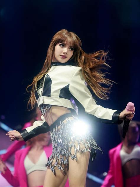 Lisa Blackpink Bị Tẩy Chay Vì Biểu Diễn Tại Câu Lạc Bộ Thoát Y