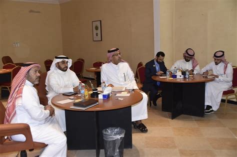 محافظ المؤسسة العامة للتدريب التقني والمهني يزور كلية الاتصالات