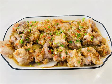 【蒜蓉香芋蒸排骨图片】青椒红辣椒下厨房