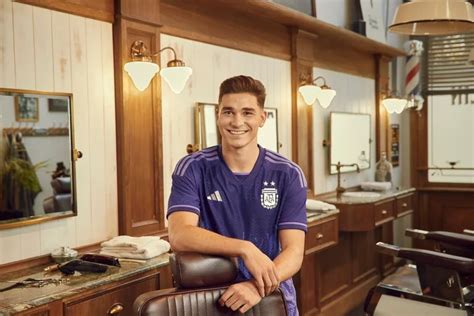 Presentaron la camiseta alternativa de la selección argentina para el Mundial los detalles y el