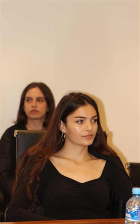 Eeu ში სკოლის მოსწავლეებისთვის ფსიქოლოგ ნანა გოგიჩაშვილის საჯარო ლექცია გაიმართა