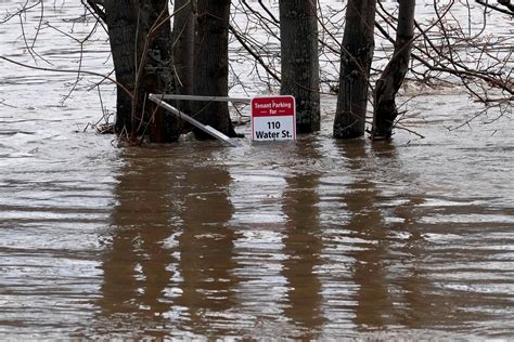 Northeast Storm Maine Police Searching For 2 Missing People Swept Away