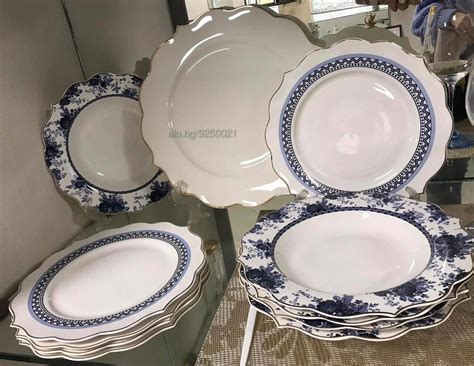 Порцеланов сервиз за хранене със златен кант и син орнамент 18 части Съдове Сервизи П