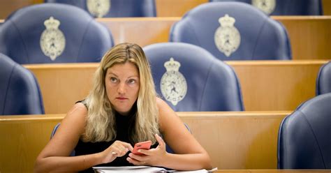 Tegen De Term Scheefwoner Kan Sper Sandra Beckerman Zich Moeilijk Verdedigen Trouw