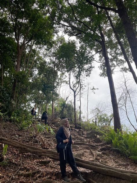 Pengalaman Hiking Bukit Batu Putih Negeri Sembilan Azwar Syuhada
