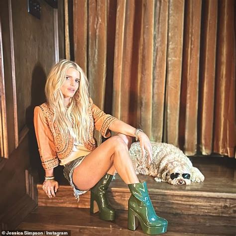 Jessica Simpson Shows Off Her Tiny Waist After Revealing She Lost 100