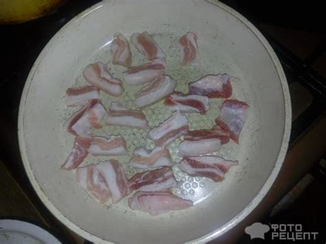 Рецепт Жаренное сало с луком на сковороде