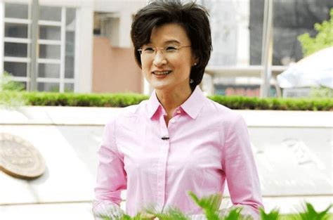 从央视名嘴到被骂“滚出主持界”，敬业工作25年的董倩经历了什么