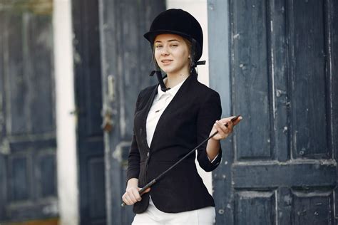 Мъжка фигура и подчертани вежди Кои жени са били смятани за секси преди 100 години По женски