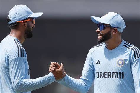 Welcome Back Mohammed Siraj Greets The Returning Kl Rahul