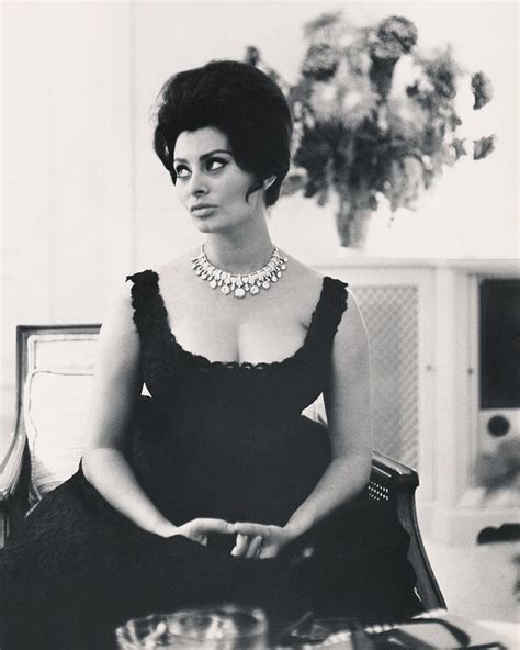 Sophia Loren Candid Glamour Photograph By Globe Photos Fine Art America