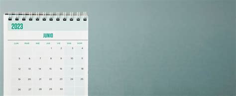 Calendario De Escritorio Para El Mes De Junio De 2023 Con Fondo Gris