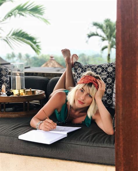 Julianne Houghs Feet