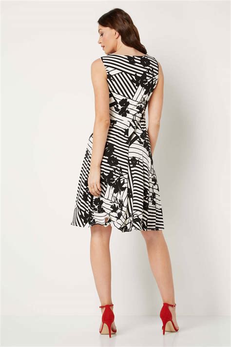 Dress Code Monochrome Homecare24