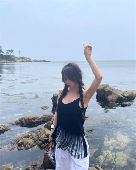 센시블 수술슬리브리스로 포인트주기좋으며길이조절되어 체형에 맞게 조절가능하시구용 데일리룩으로 도