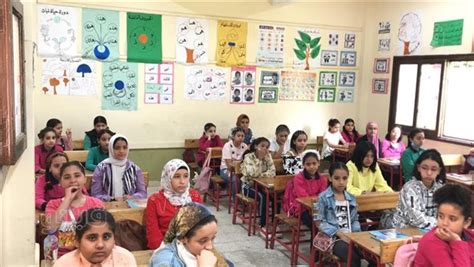 طلاب الصف الرابع يؤدون امتحان مادتي العلوم والمهارات المهنية والتعليم