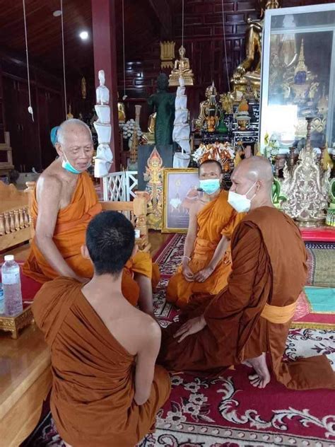 พระอาจารย์ต้อม ปภัสสโร เกจิดัง มอบมวลสารผงวิเศษวัดท่าสะแบง นำกดพิมพ์พระ