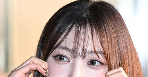하이키 리이나 클로즈업을 부르는 도자기 피부 [포토엔hd]