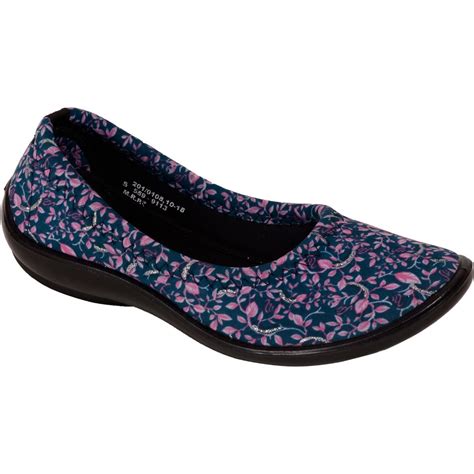 Canvas Black Bata Women Leaves Print Soft Slip On Belly Shoes At Rs 299