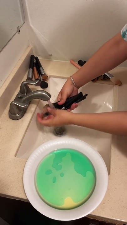 Monthly Must Try Makeup Hack For Cleaner Looks Makeuphack Youtube