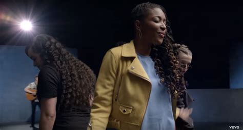 Celebrities In Maroon 5 Girls Like You Music Video Ps Entertainment