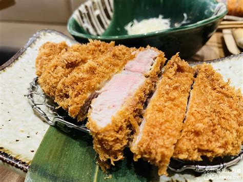 新竹巨城美食『伊勢路勝勢日式豬排』遠東sogo店，超大多汁厚實豬排！ 勞鼠探世界