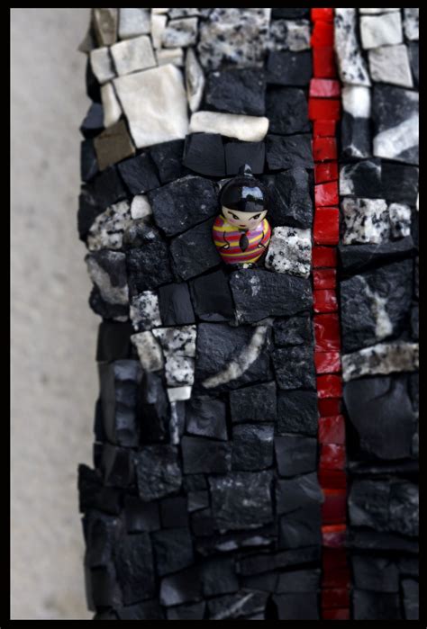 Totems Nathalie Chaulaic Artiste Mosaïste Ateliers d Art de France Totem Mosaic Gold paint