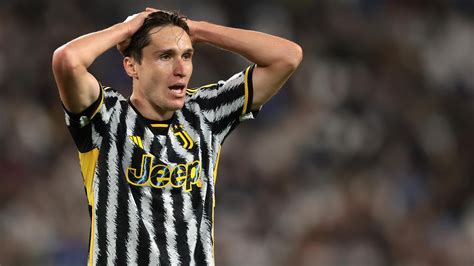 Serie A Juventus Turin Werden Wegen Bilanzfälschung Zehn Punkte