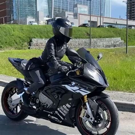 Пин от пользователя Rachel на доске Maquinas Девушки мотоциклистки Байкерша Спортбайки