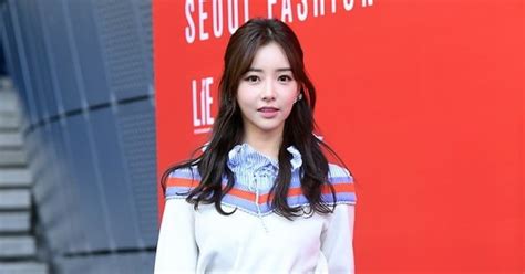 포토 천이슬 우월한 다리길이 뽐내며~