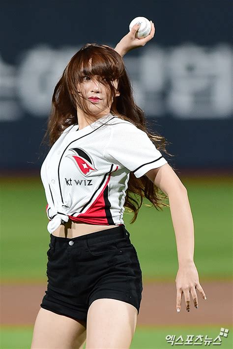 우주소녀 성소 흩날리는 머릿결[포토]