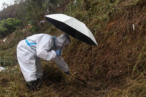 China Finds Second Black Box From China Eastern Airlines Flight 5735