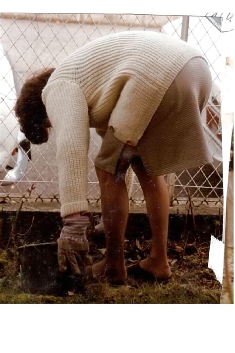 Jardinage En Jupe Et Robe Porn Pictures Xxx Photos Sex Images 1873380 Pictoa