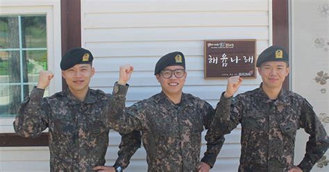 육군 해안경계 장병이 침몰어선 조기발견선원 전원 구조