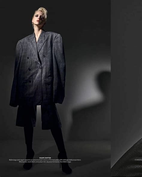 Vika For The Peak Singapore Model Agent Group