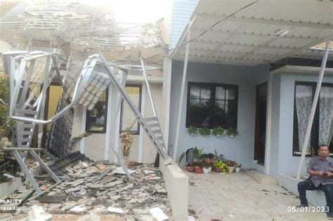 Gas Elpiji 12 Kg Meledak Rumah Di Depok Rusak Parah