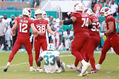 Miami Dolphins Grades Vs Cardinals Tua Return Not Enough To Protect