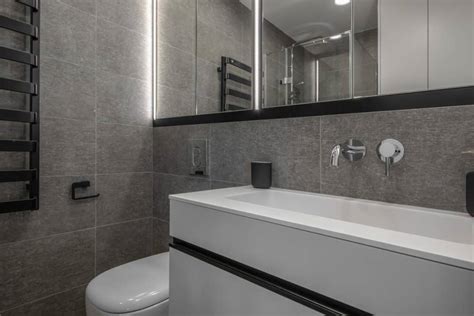 What Color Shower Curtain For A Gray Bathroom