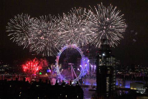 Tfl Warns Tube Stations Could Shut At Short Notice On New Year S Eve
