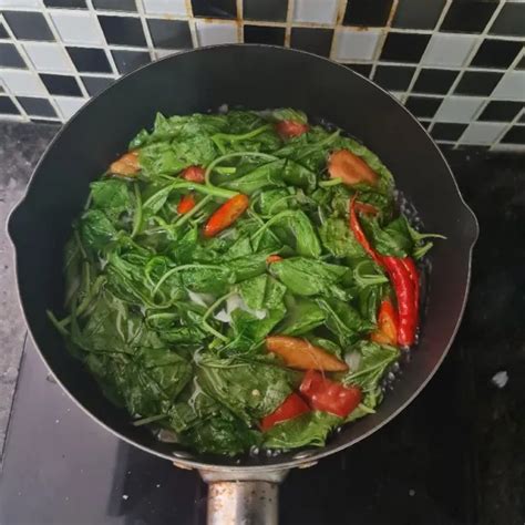 Resep Bayam Rebus Pedas Sederhana Rumahan Di Yummy App