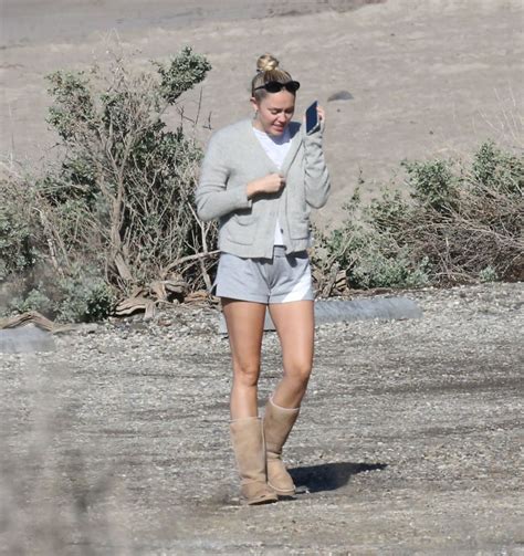 Miley Cyrus Latest Photos Page 2 Of 27 Celebmafia