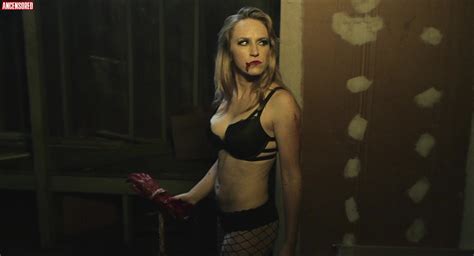Amanda Strickland Desnuda En For A Few Zombies More