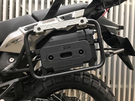 GIVI S ツールボックス用 ユニバーサル取り付けアタッチメント S KIT 取り付けレビュー CRF L GIVICRF L