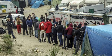 Plus de 300 filières d immigration clandestine démantelées en 2017 un