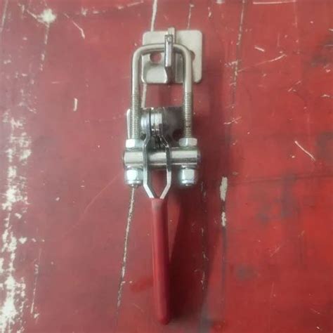 Silver And Red Mild Steel Toggle Clamp At Best Price In Ahmedabad Id