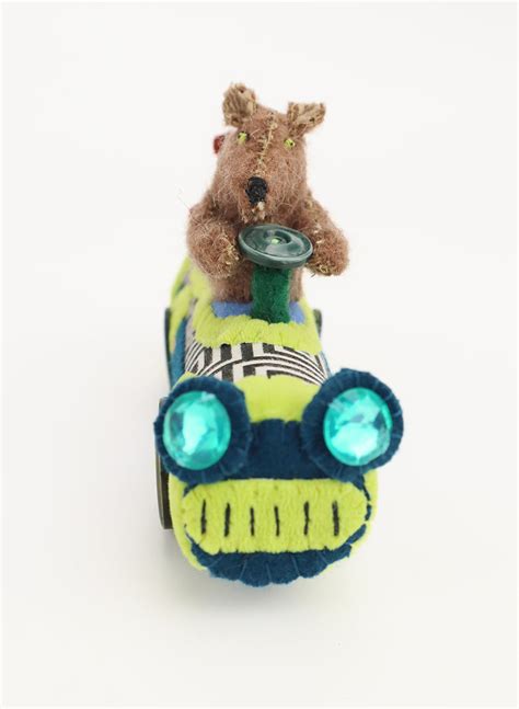 Mama Bear And Cub Driving 3d Bear The Poi Room Ltd