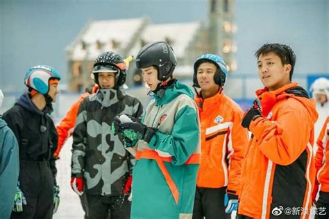 Pin oleh Bách Hương Quả di Wang YiBo Vương Nhất Bác