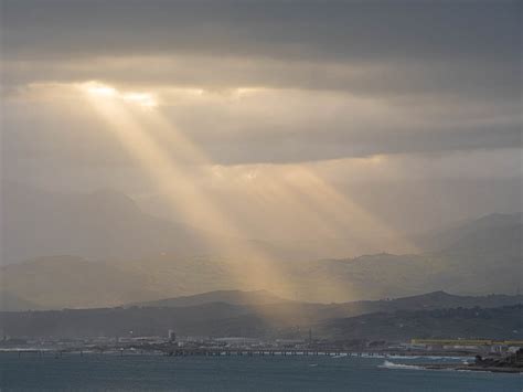 Sicily Rays — Focus On The Story